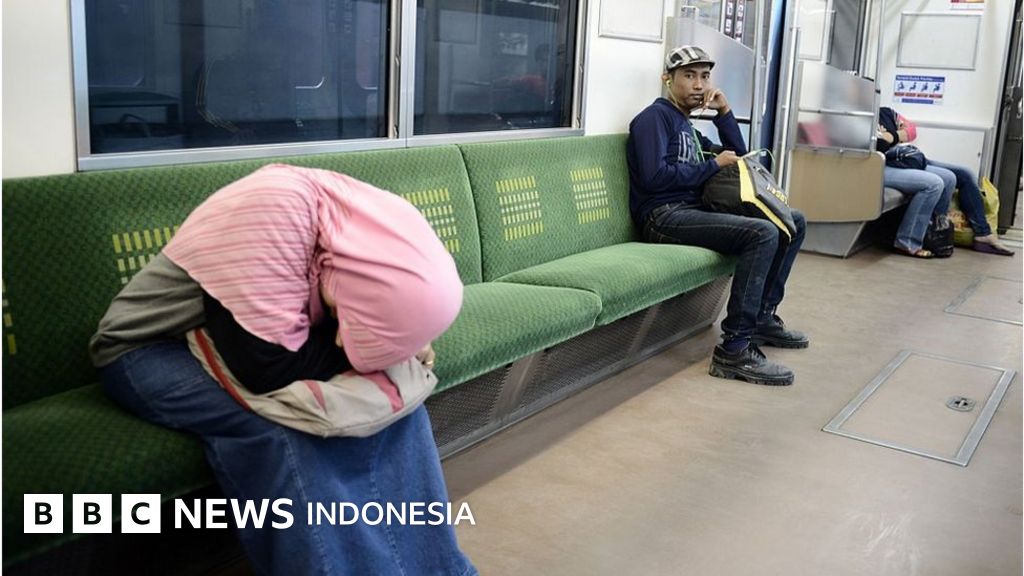 Ribuan perempuan dilecehkan di transportasi umum, 'saya harus selalu waspada setiap naik kereta ...