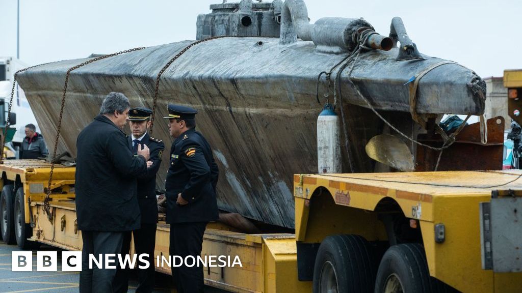 Narkoba: Kapal selam rakitan sepanjang 15 meter yang digunakan menyelundupkan kokain senilai ...