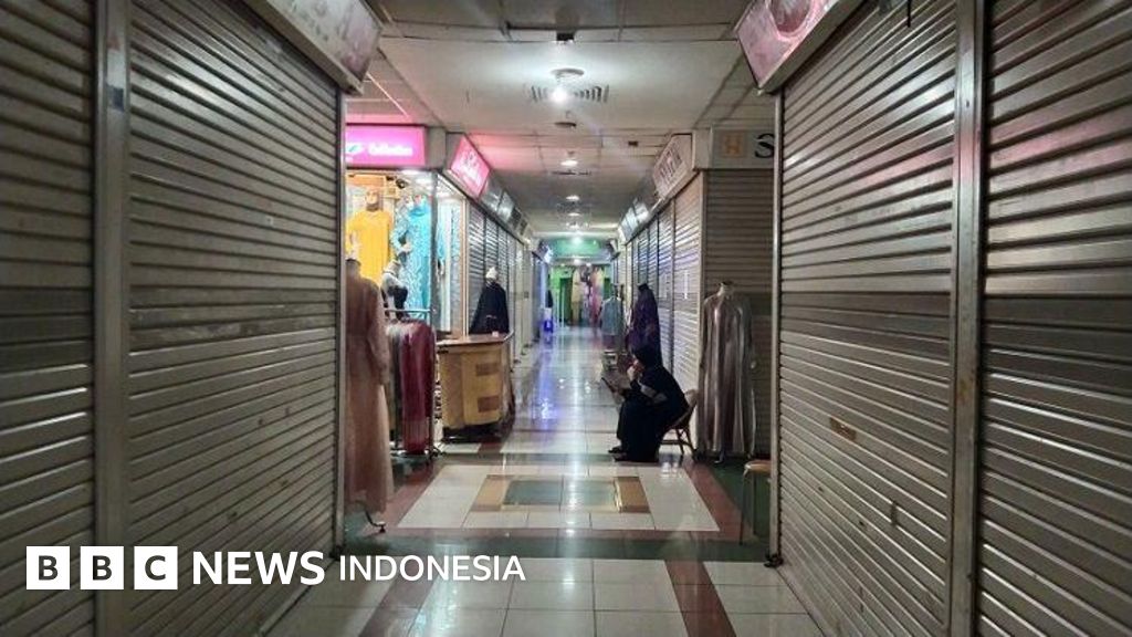 Pasar Tanah Abang sepi, TikTok Shop dilarang berjualan - 'Toko saya tutup karena sebulan tidak ...
