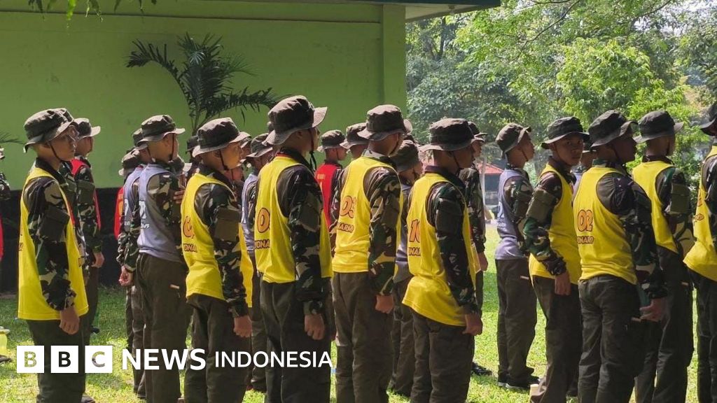 Dedi Mulyadi kirim pelajar 'bandel' ke barak militer – Apa akibatnya? - BBC News Indonesia