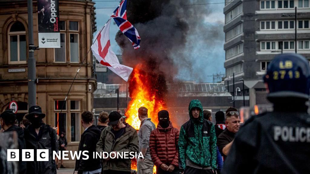 Kerusuhan di Inggris: Komunitas minoritas dan Muslim jadi sasaran, ada apa dengan Inggris? - BBC ...