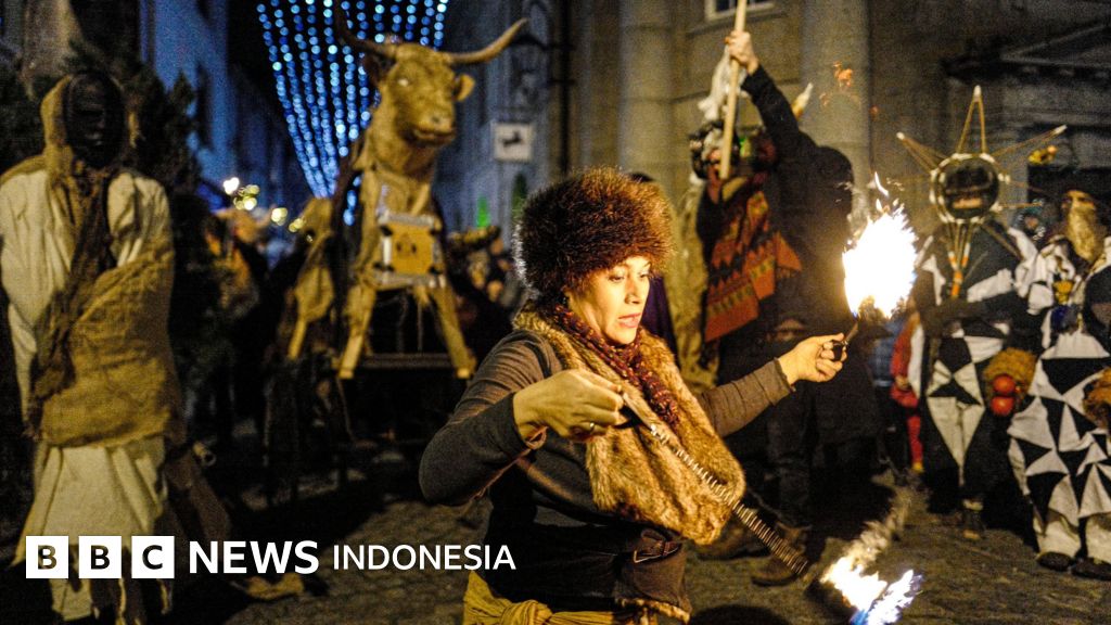 Natal: Apa saja tradisi yang digelar setiap bulan Desember? - BBC News ...