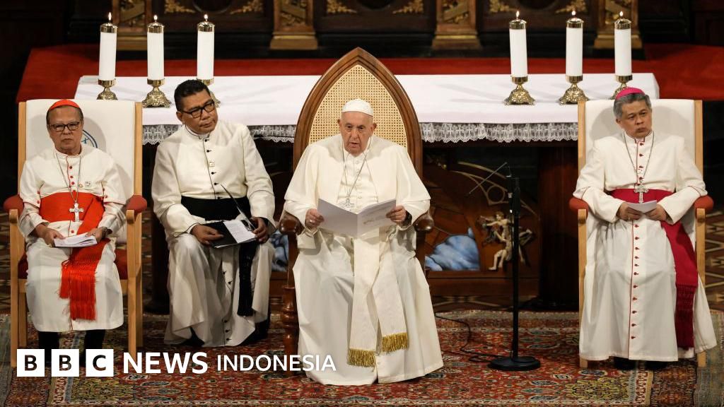Paus Fransiskus datang ke Indonesia: Cerita di balik kursi yang digunakan Paus Fransiskus di ...