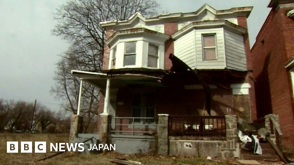 アメリカの貧困の姿 好景気の町の絶望 - BBCニュース