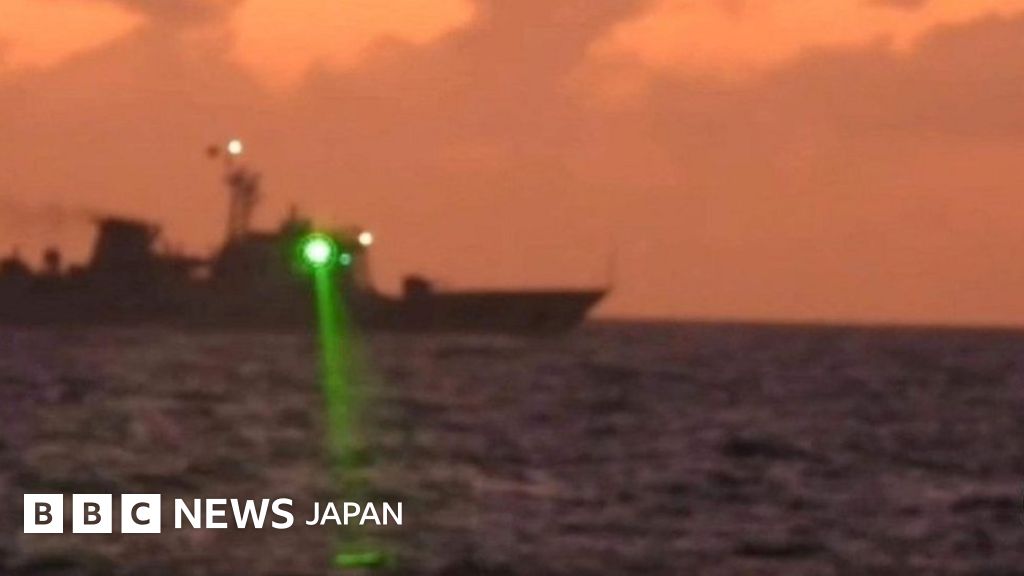 フィリピン、中国船が巡視船に「軍用級」レーザー照射と非難 - BBCニュース