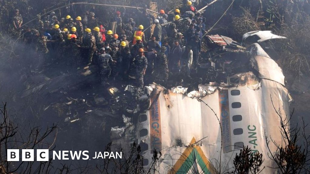 ネパールで旅客機が墜落、少なくとも68人死亡 - BBCニュース