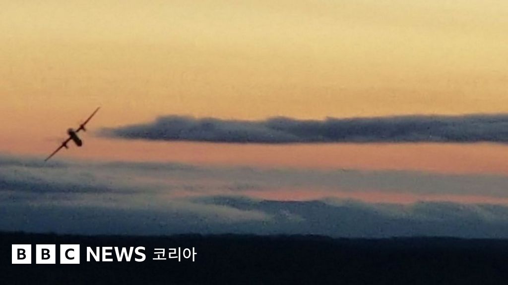 비행기 탈취해 한 시간 이상 비행한 공항 직원 Bbc News 코리아