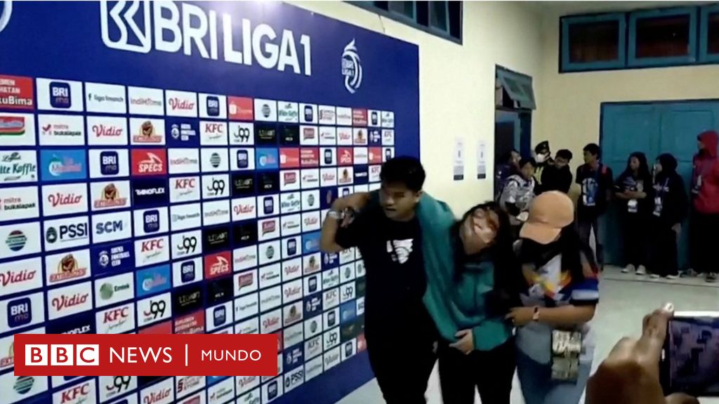 Stampede at soccer match leaves at least 174 dead in Indonesia – Archyde Stampede at soccer match leaves at least 174 dead in Indonesia – Archyde