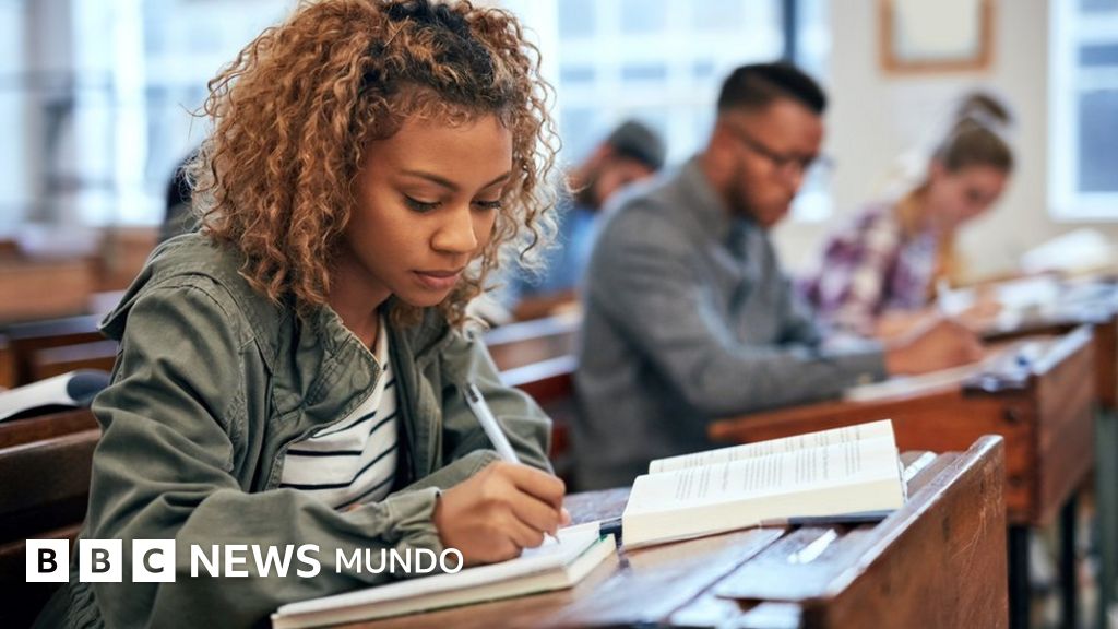 Por qué a veces es mejor tomar notas a mano y no con un teclado - BBC ...