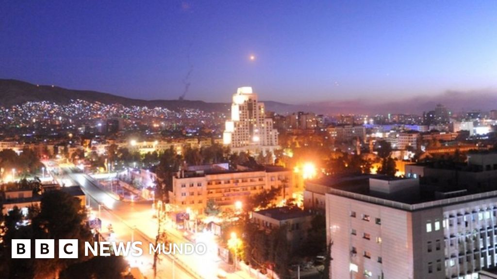 Estados Unidos, Francia y Reino Unido lanzan un ataque contra Siria en respuesta al supuesto uso ...