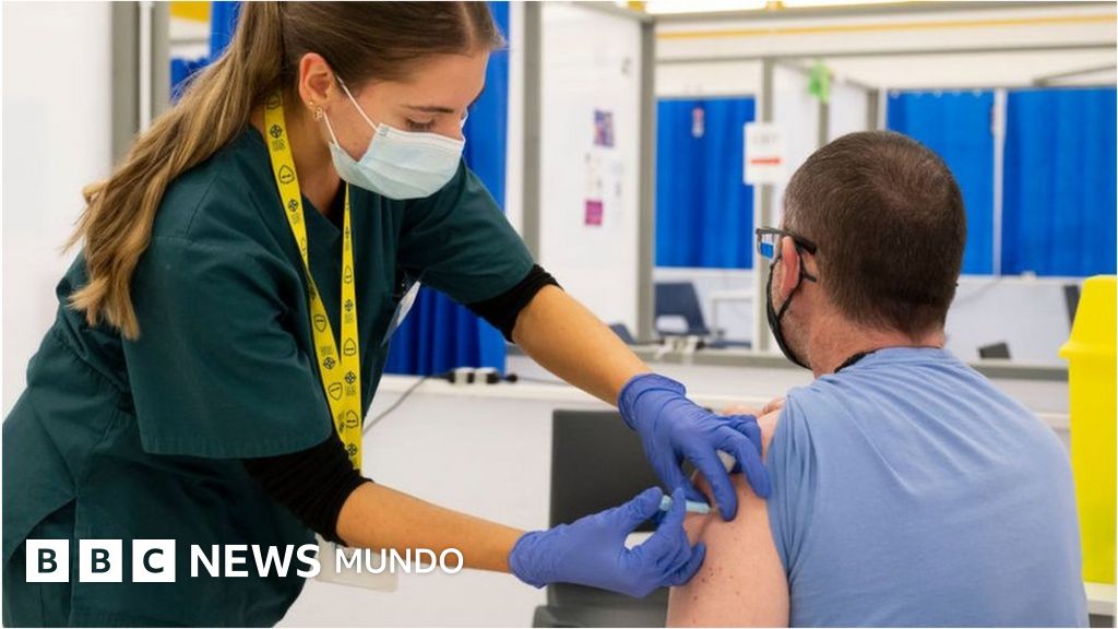Covid: por qué es importante la tercera dosis contra la contagiosa variante ómicron - BBC News Mundo
