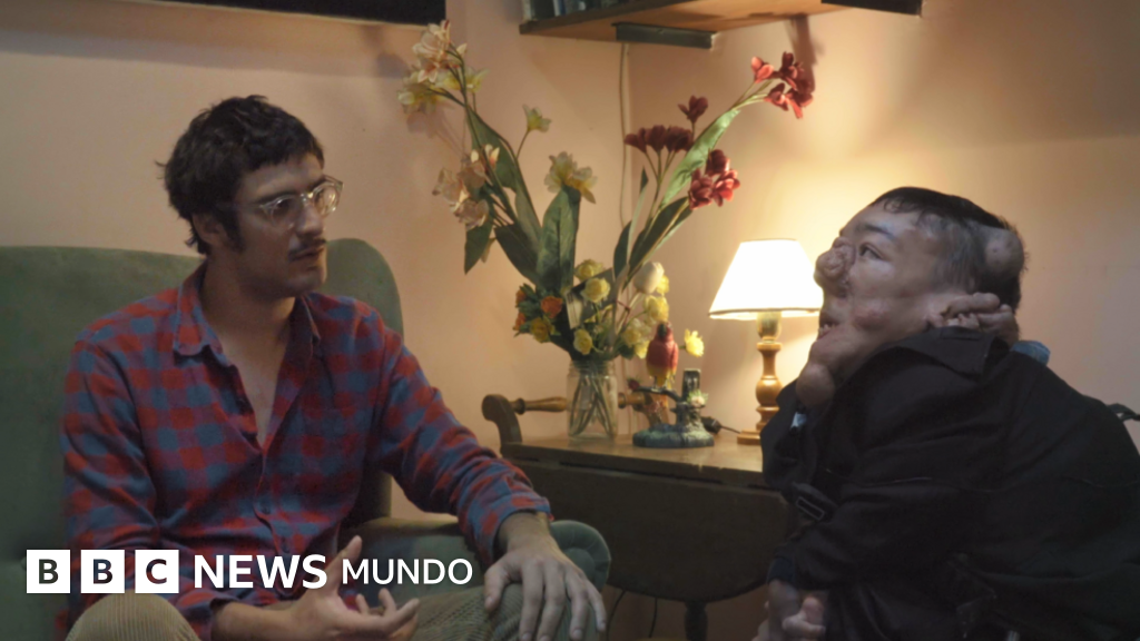 "Relacionarnos solo con los que se parecen a nosotros es una forma de fascismo muy moderna ...