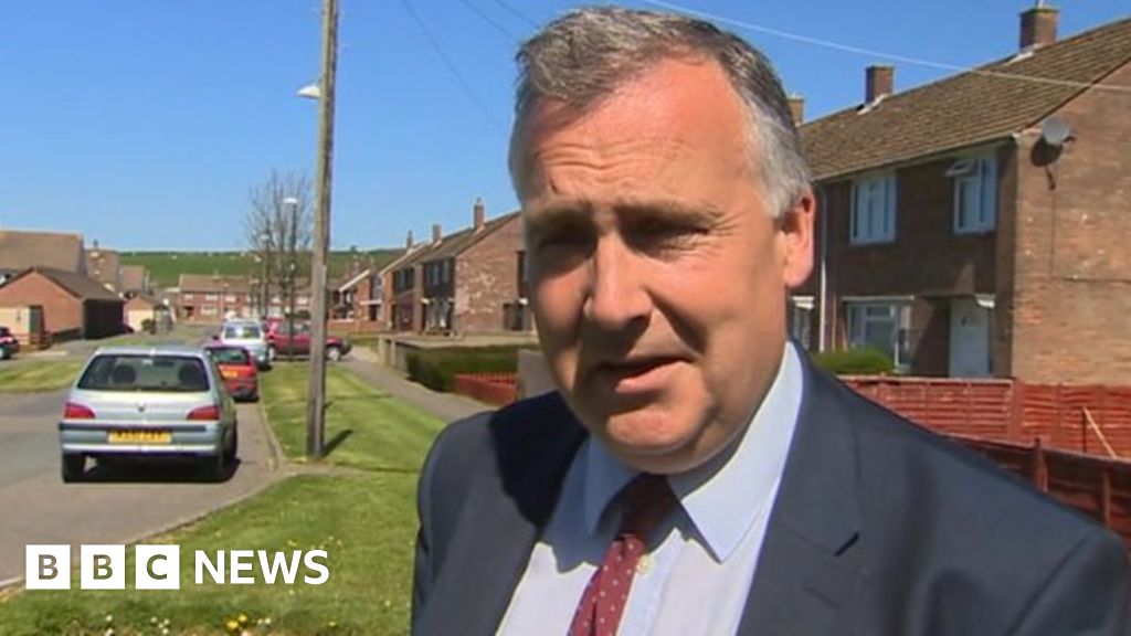 Lib Dems leave Ceredigion MP Mark Williams out of team - BBC News