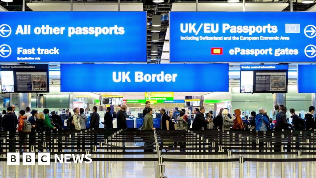 Brexit: Sadiq Khan calls for lower EU migrant salary threshold - BBC News