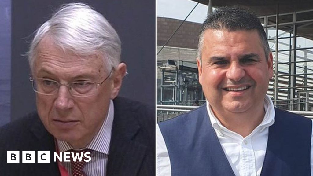 Neil McEvoy row: No hidden recording equipment found at assembly - BBC News