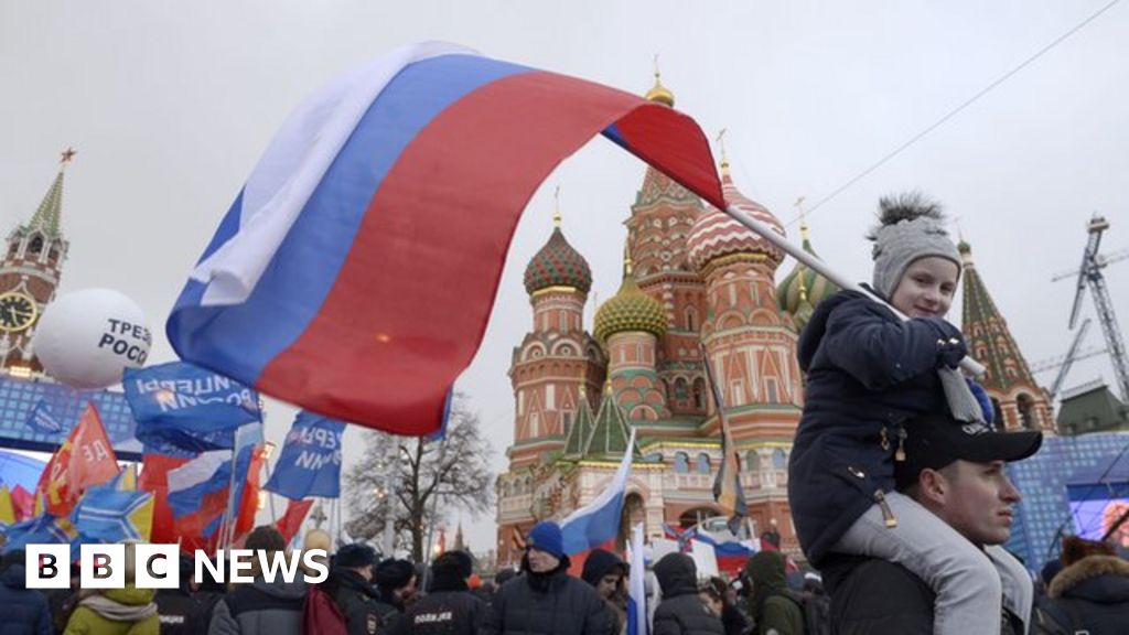 Putin visits Crimea to mark two years since annexation - BBC News