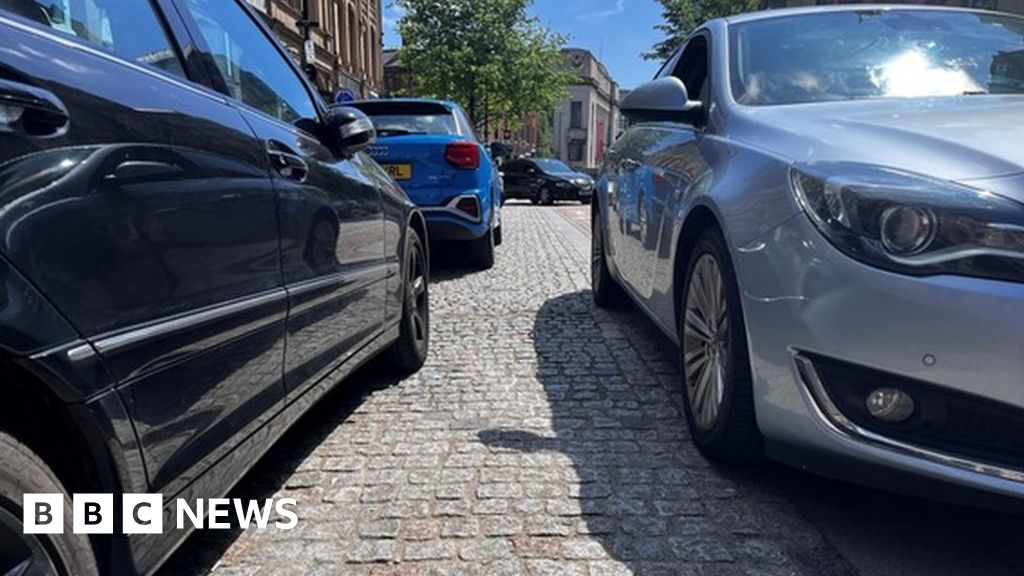 Sheffield: New parking rules to fine obstructive drivers in city - BBC News