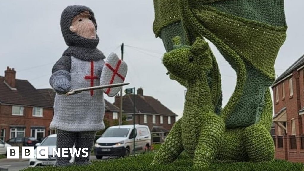 St George's Day postbox topper theft upsets Donisthorpe villagers - BBC ...