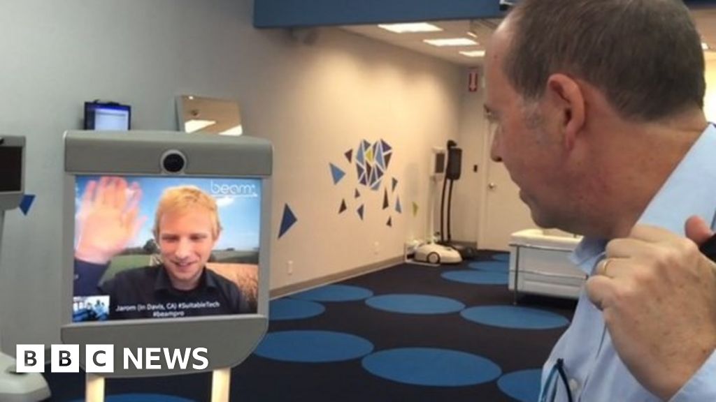 Robots sell robots in Silicon Valley store - BBC News