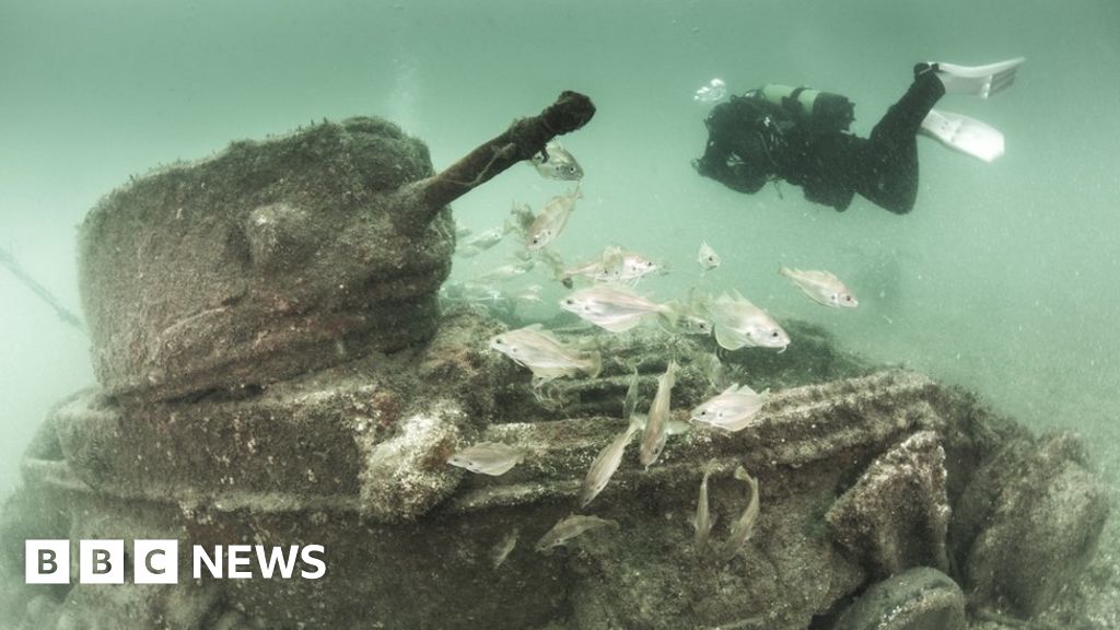 Damage to sunken WW2 tank in Studland Bay probed by police