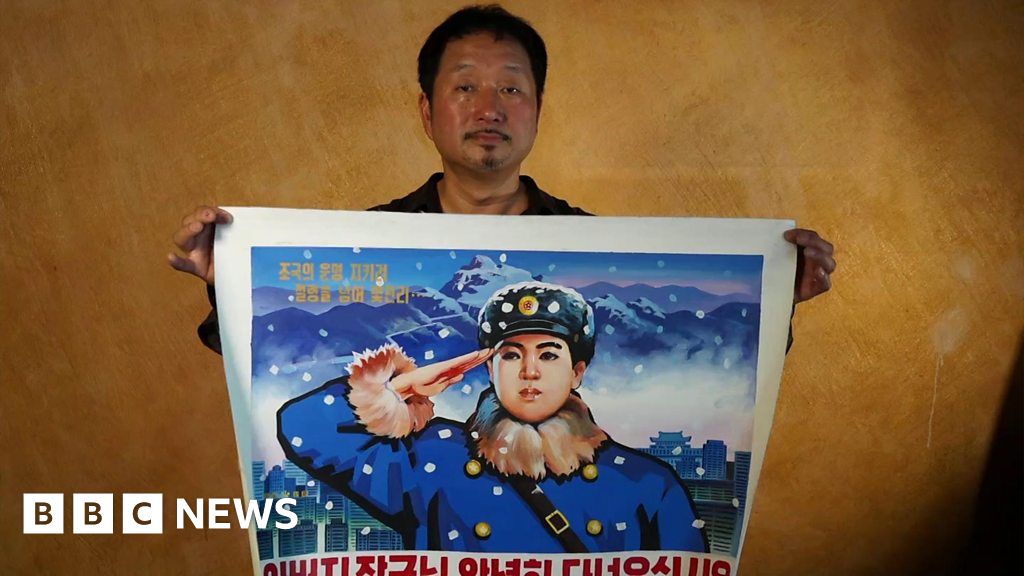 Collecting North Korea's propaganda art - BBC News