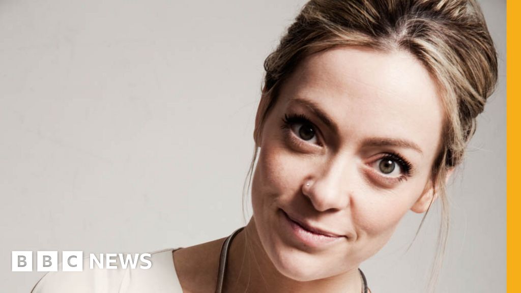 Cherry Healey: 'How being a single mum shattered my prejudices' - BBC News