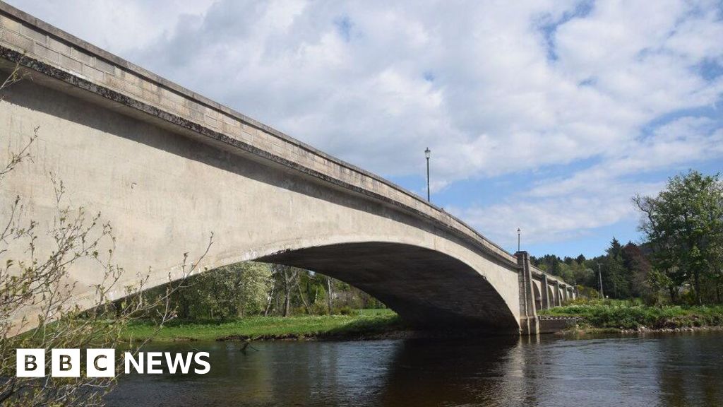 Aboyne Bridge could stay closed until 2026 - BBC News