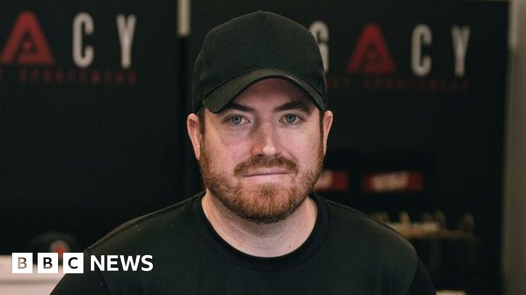 'Don't let epilepsy stop your ambitions', says Camberley man - BBC News