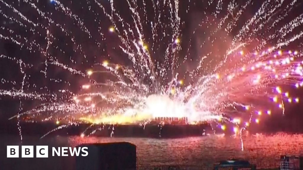 Japan: Fireworks ignite as blaze hits festival launch boats - BBC News