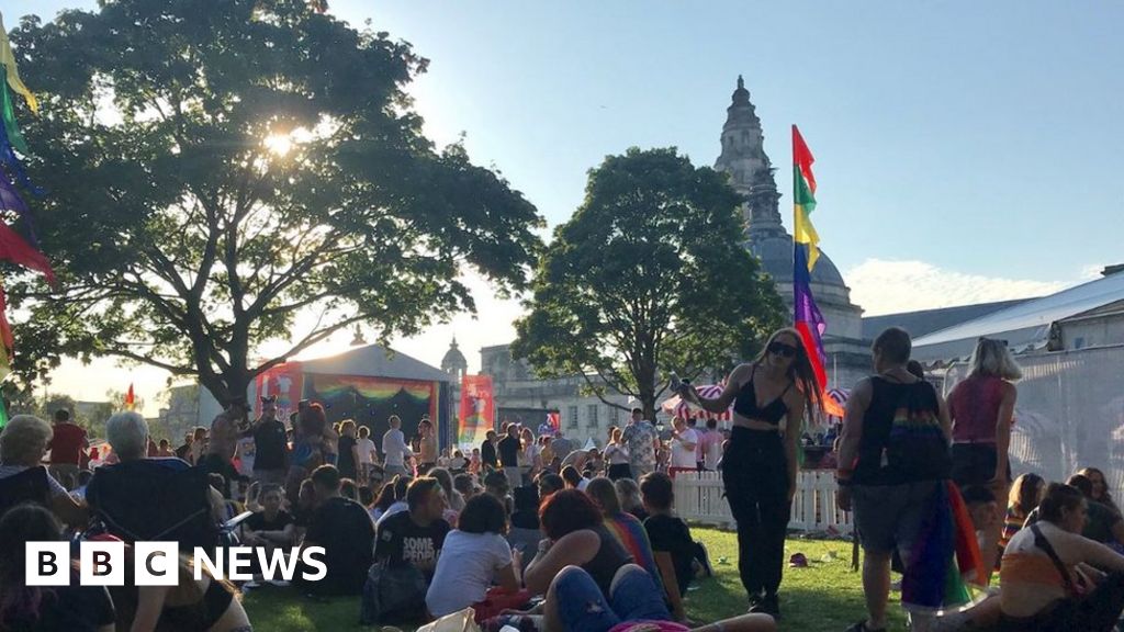 New online pride event launched for first time - BBC News