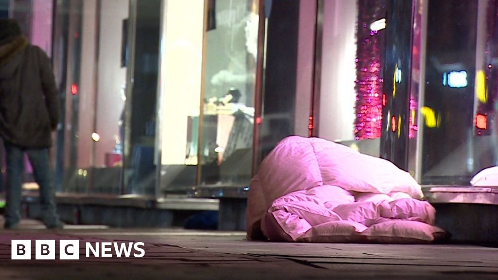 London's young homeless problem 'getting worse' - BBC News