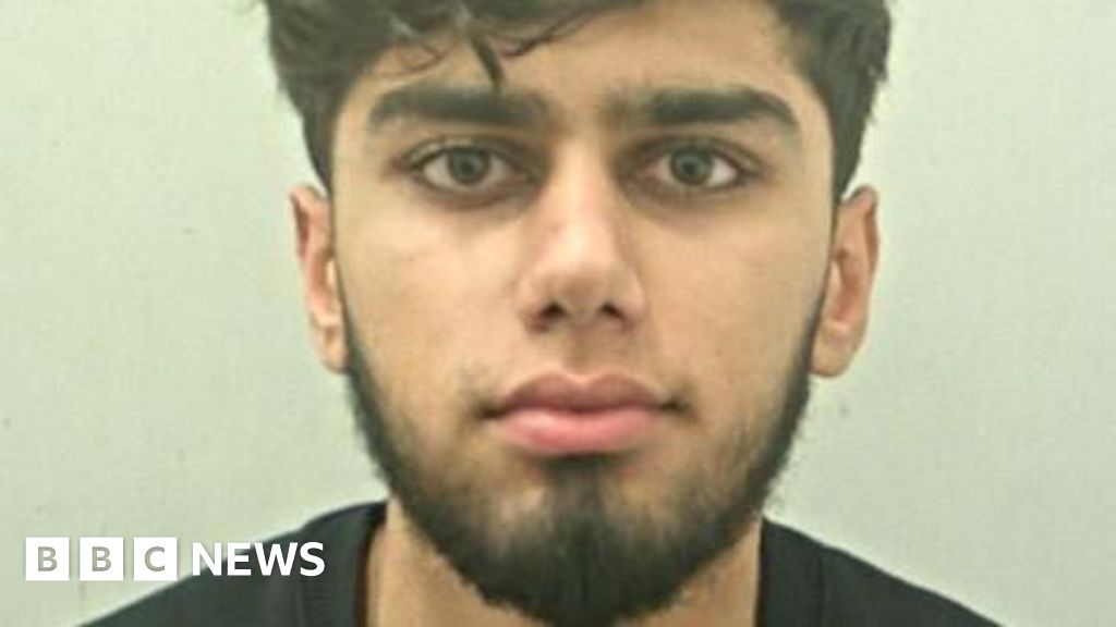 Man, 21, drove wrong way down M65 before crash with police car