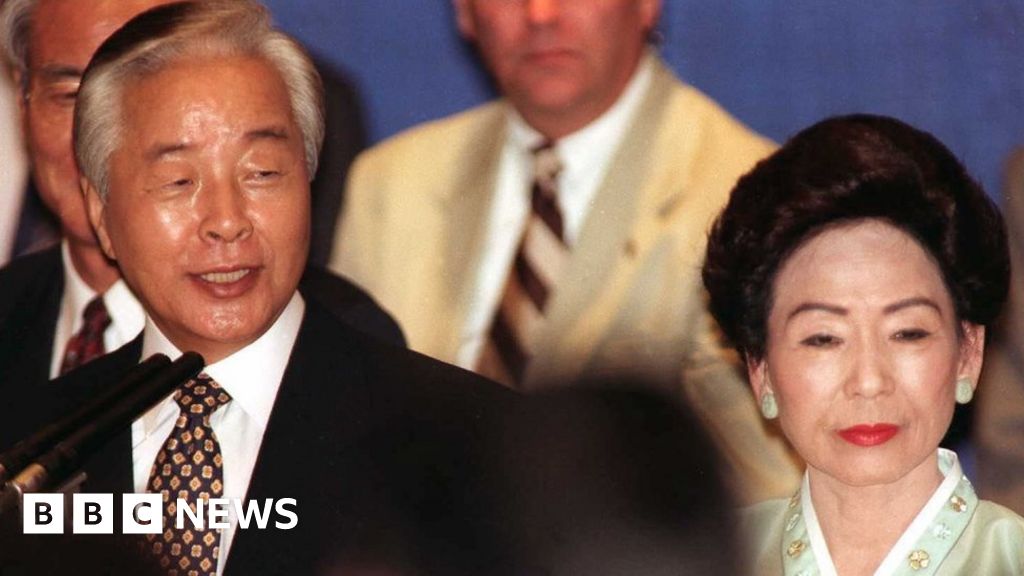 Former South Korean President Kim Young-sam dies - BBC News