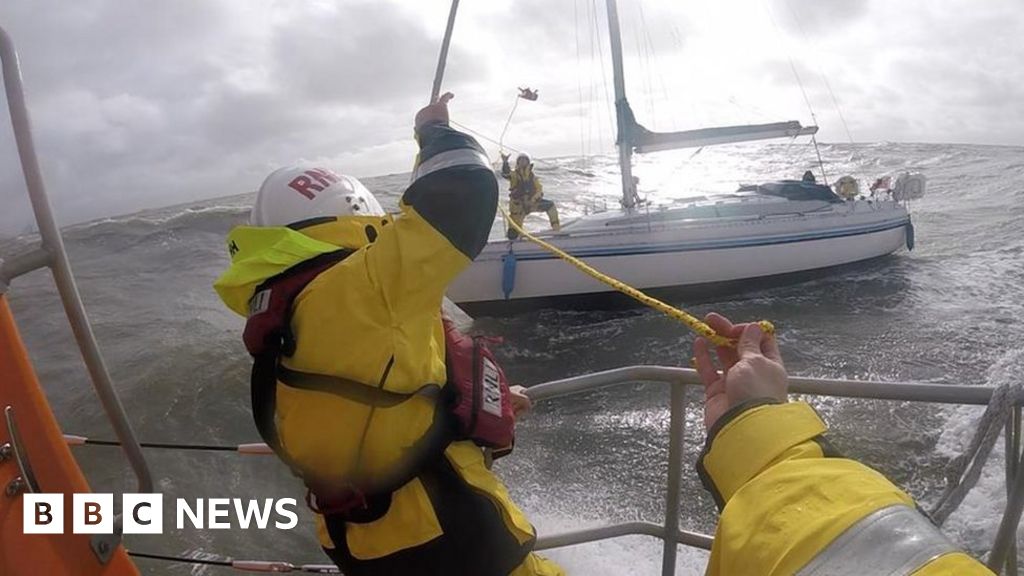 Blackpool yacht rescue: Pair towed to safety in sudden storm - BBC News
