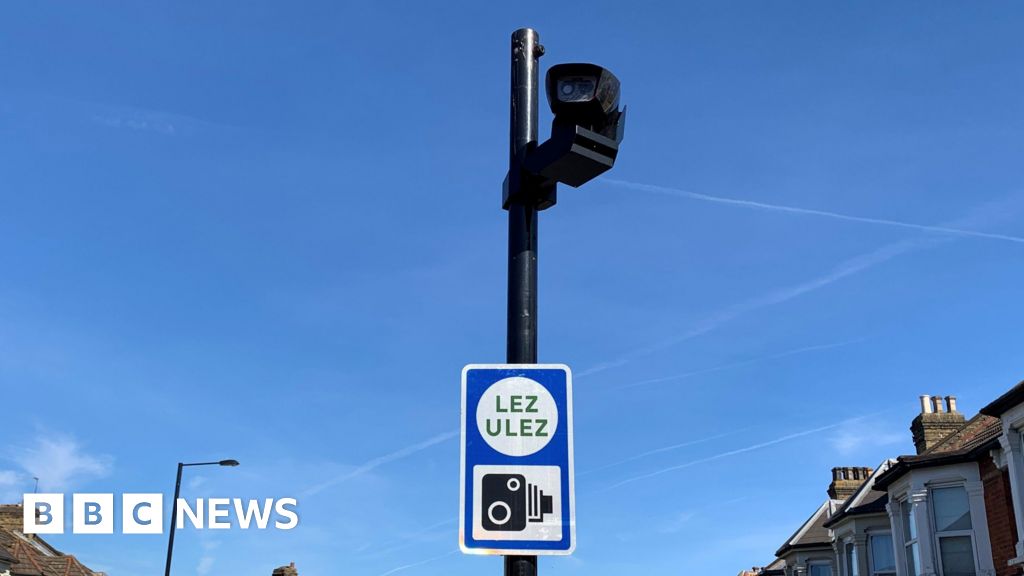 Ulez: TfL pledges refunds as cars targeted by vandalised cameras - BBC News