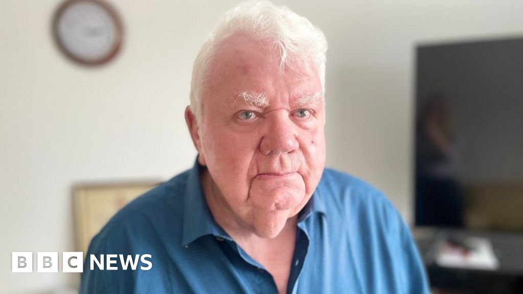 Manx firefighters recall responding to the Summerland disaster - BBC News