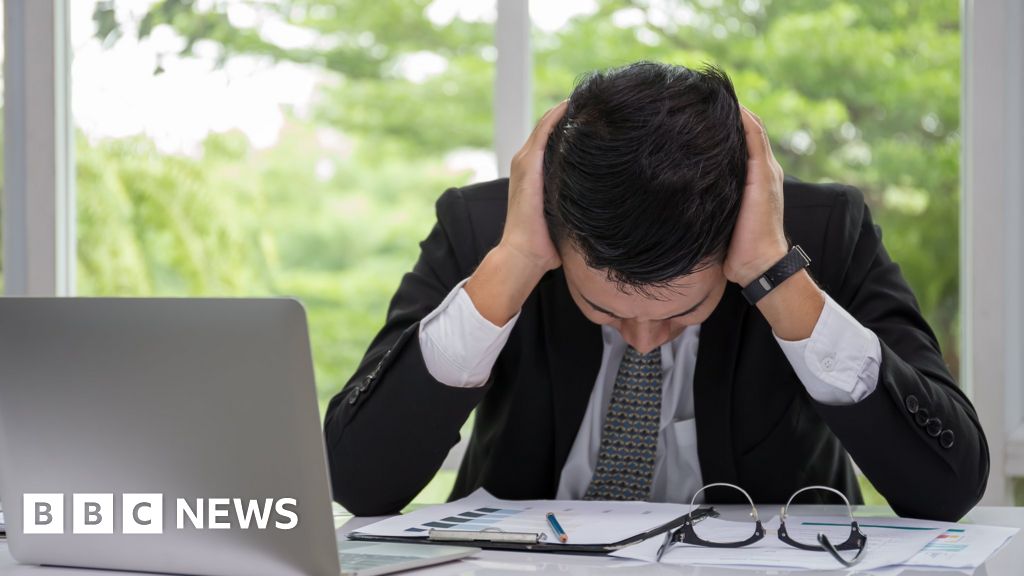 South Korea to shut off computers to stop people working late - BBC News