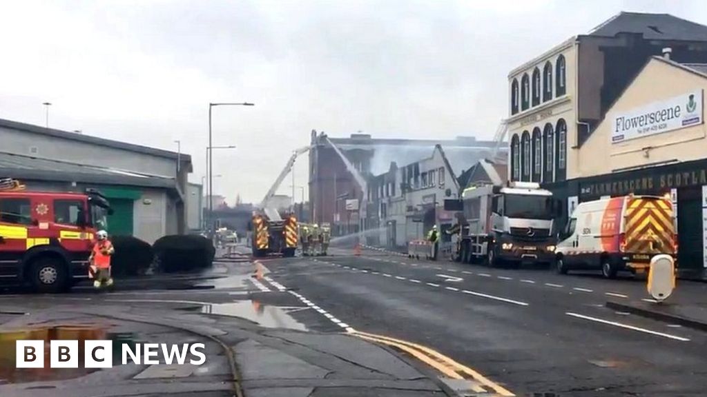 Disruption continues after 'challenging' Glasgow fire - BBC News
