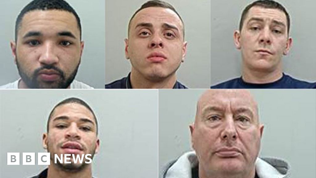 Preston kidnappers in £100k blackmail plot jailed - BBC News