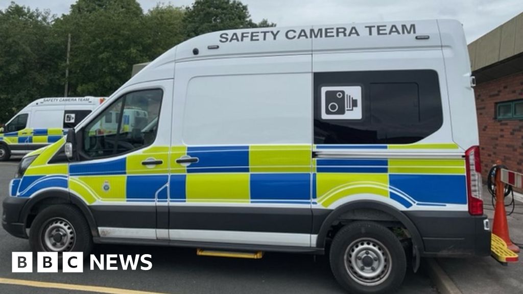 Men who blamed innocent drivers for speeding offences sentenced - BBC News