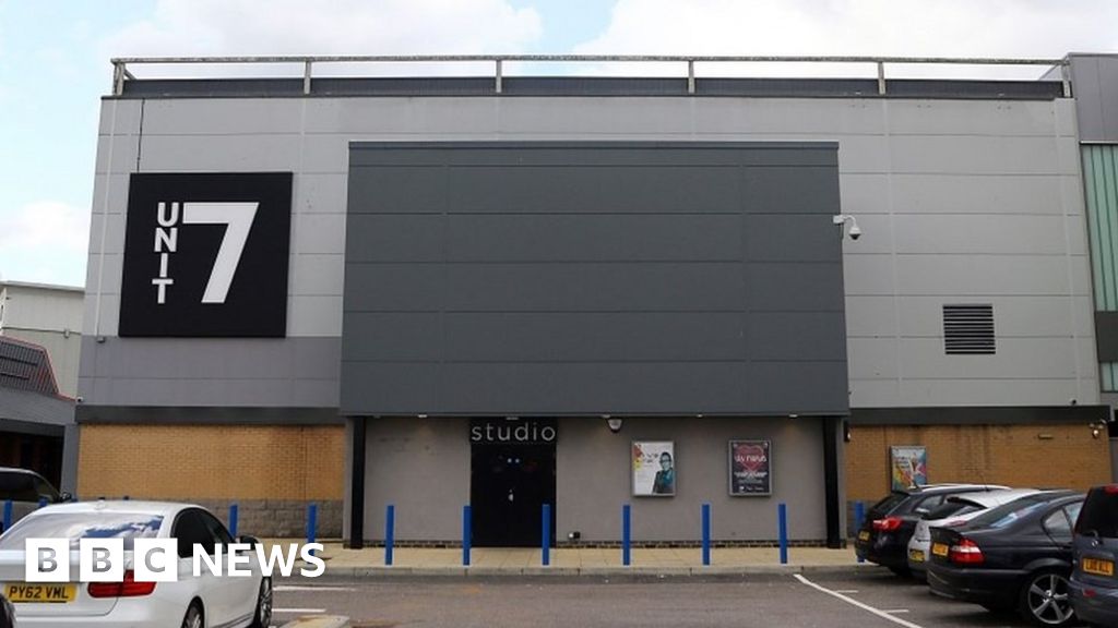 Rekom UK: Basildon's Unit 7 nightclub closed - BBC News