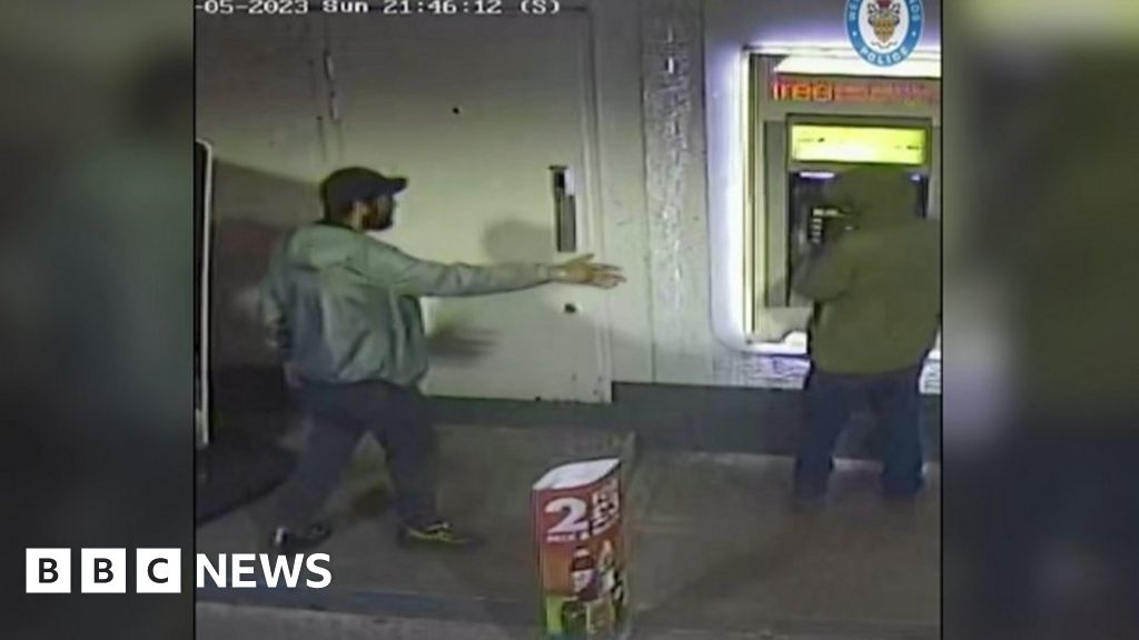 Footage shows events before murder of Roy Deeley-Price - BBC News