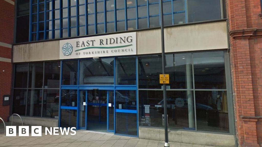 East Riding council criticised after children removed from family - BBC ...