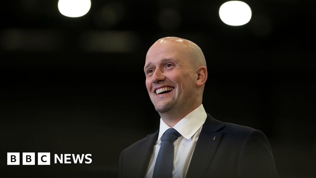 Stephen Flynn reappointed SNP Westminster leader - BBC News