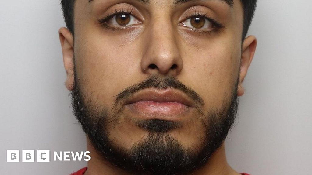 Two sentenced for driver's knifepoint robbery in Hanging Heaton