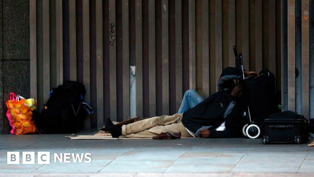 Rough sleeping up by 30% in a year in England - BBC News