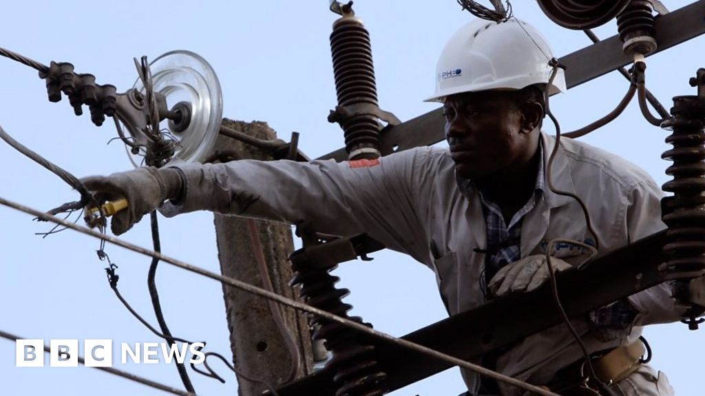 Electricity lost in large parts of Nigeria after power blackout - BBC News
