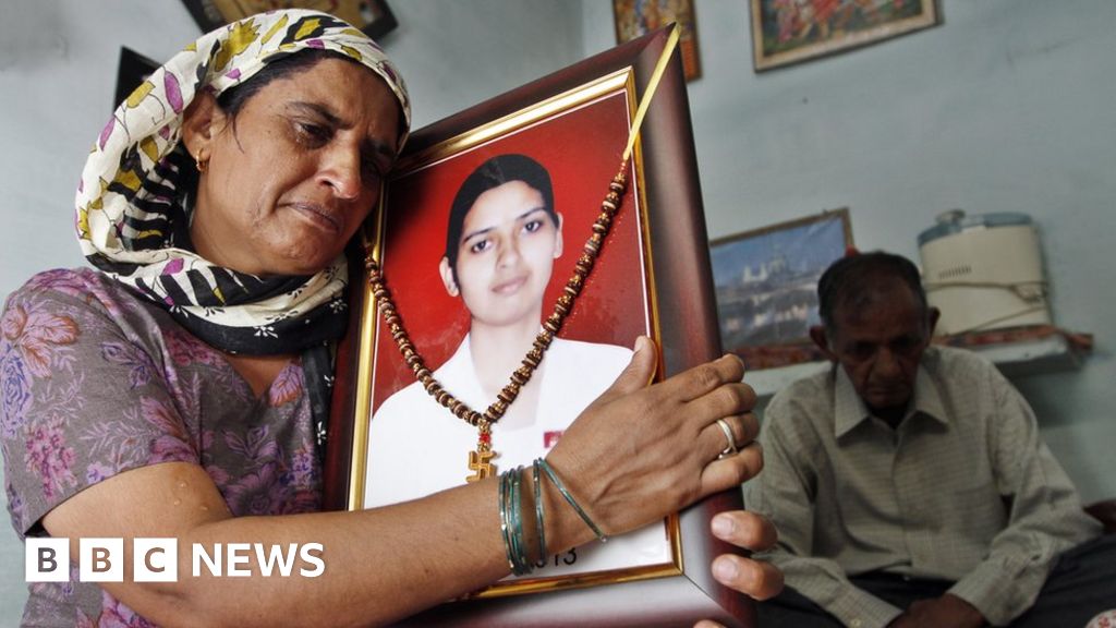 Preeti Rathi murder: Death for India acid attack convict - BBC News