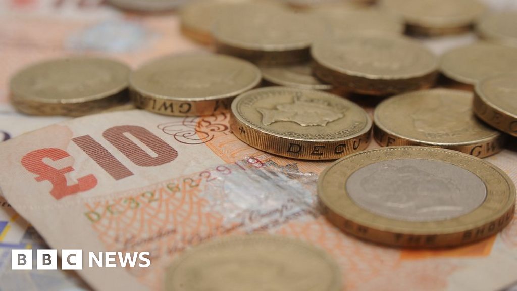 Pound rises - do markets believe Remain has won? - BBC News