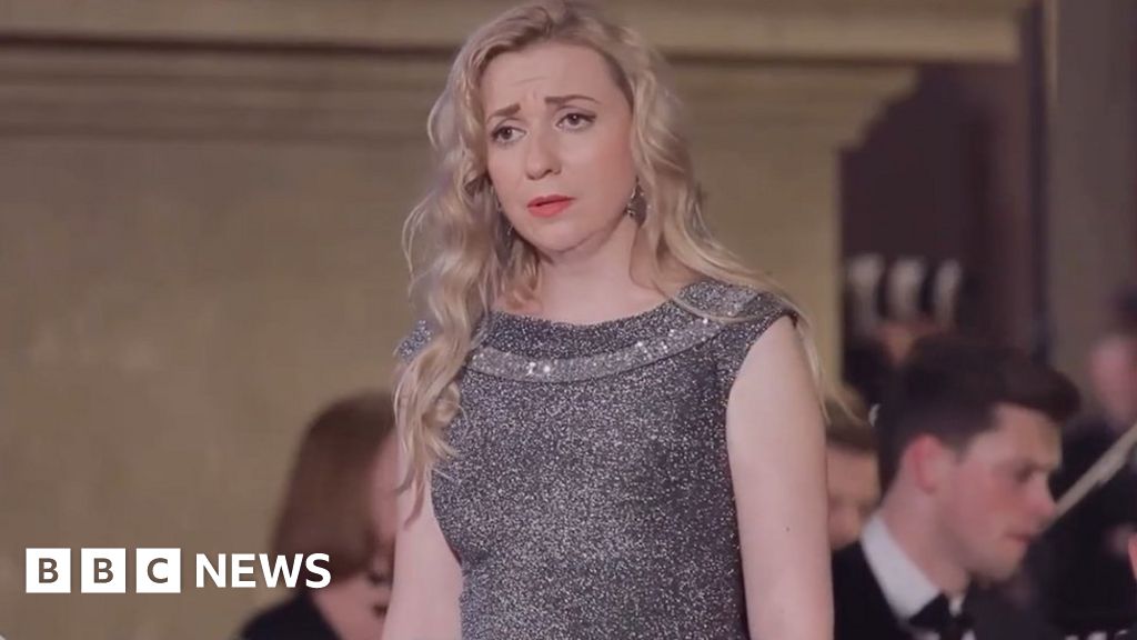 Ukraine war: Opera singer makes Aberystwyth her home - BBC News